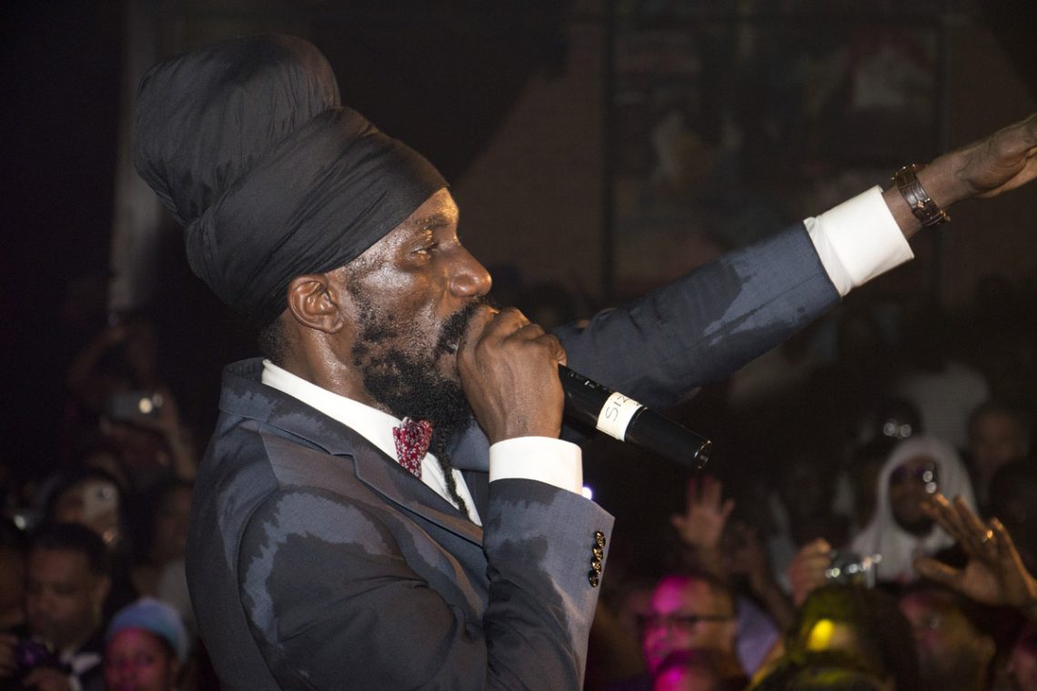 Photo Highlights from the Sizzla concert in New York - Jamaicans.com
