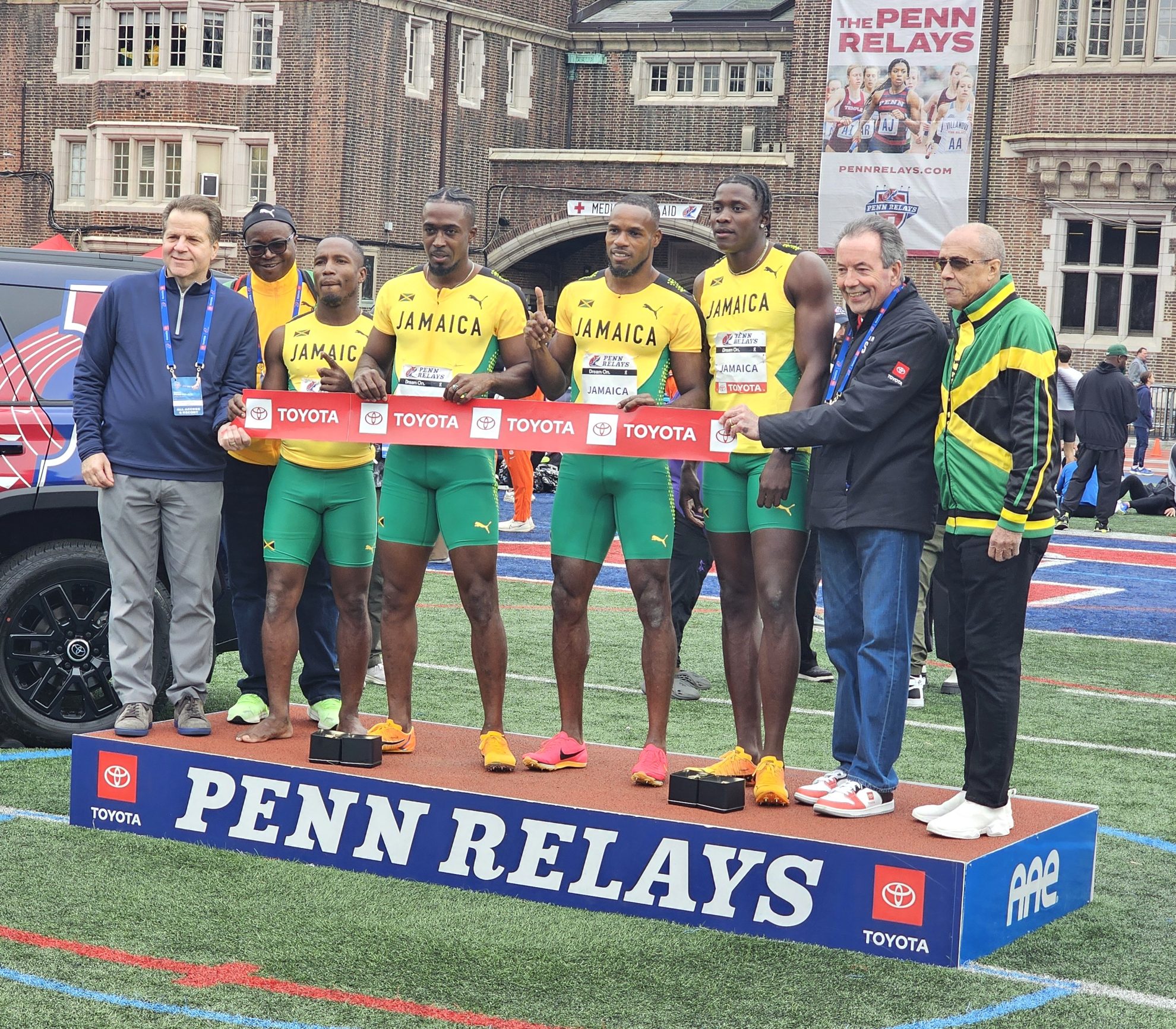Sandrey Davison's Superb Anchor Leg Catapulted Jamaica's Olympic ...