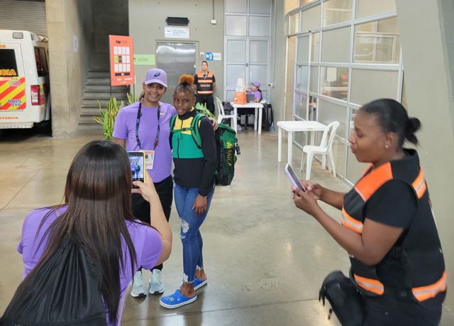 Photo Highlights: Jamaican and World Elite Sprinters 'Set Di Pace' at U ...